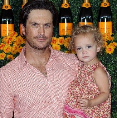 Oliver Hudson talks teaming up with sister Kate on Halloween and Fabletics