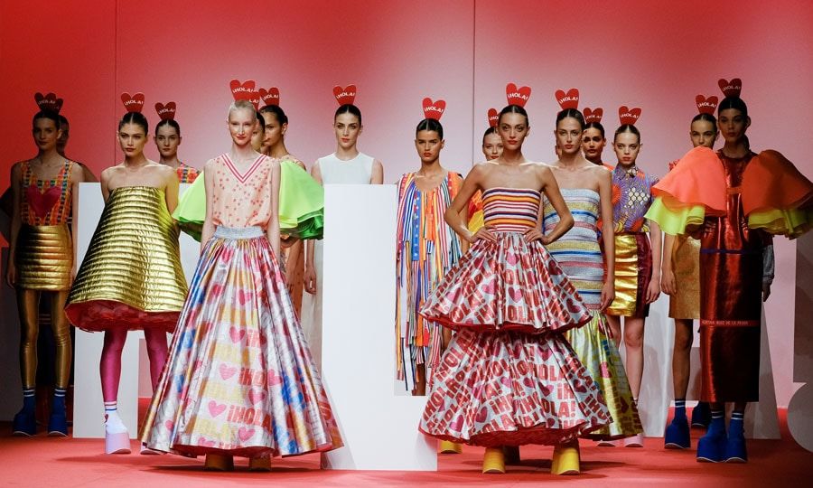 Julio Iglesias' wife Miranda Rijnsburger and their kids in ¡HOLA!