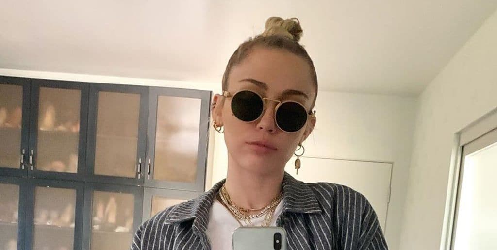 Miley Cyrus recovers from tonsillitis surgery at home