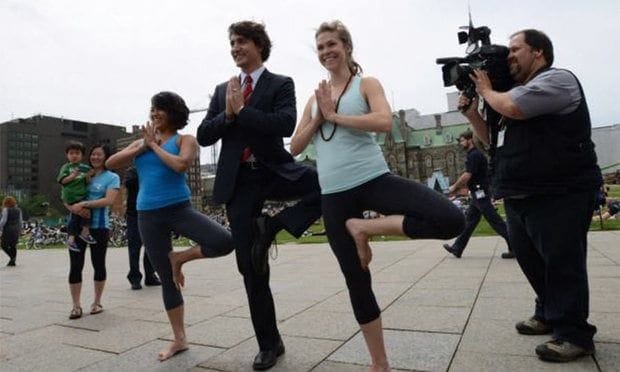 Justin Trudeau shows off impressive core strength and yoga skills Justin Trudeau shows off impressive core strength and yoga skills